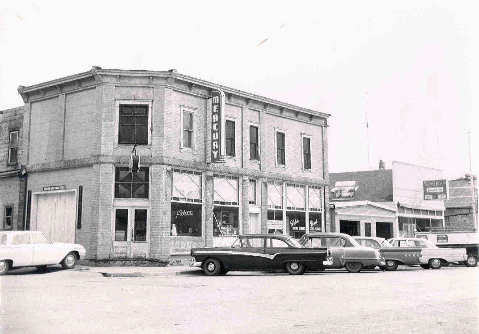 400 Block East Main Street